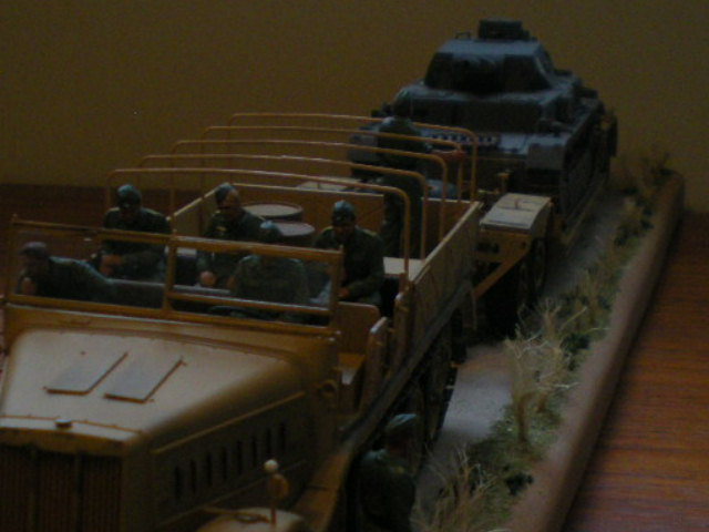 German 18 Ton Famo & Transporter -- Plastic Model Military Vehicle Kit ...