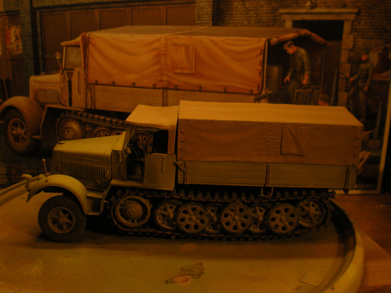 German SdKfz 7 8-Ton Halftrack Late Version (D) -- Plastic Model ...