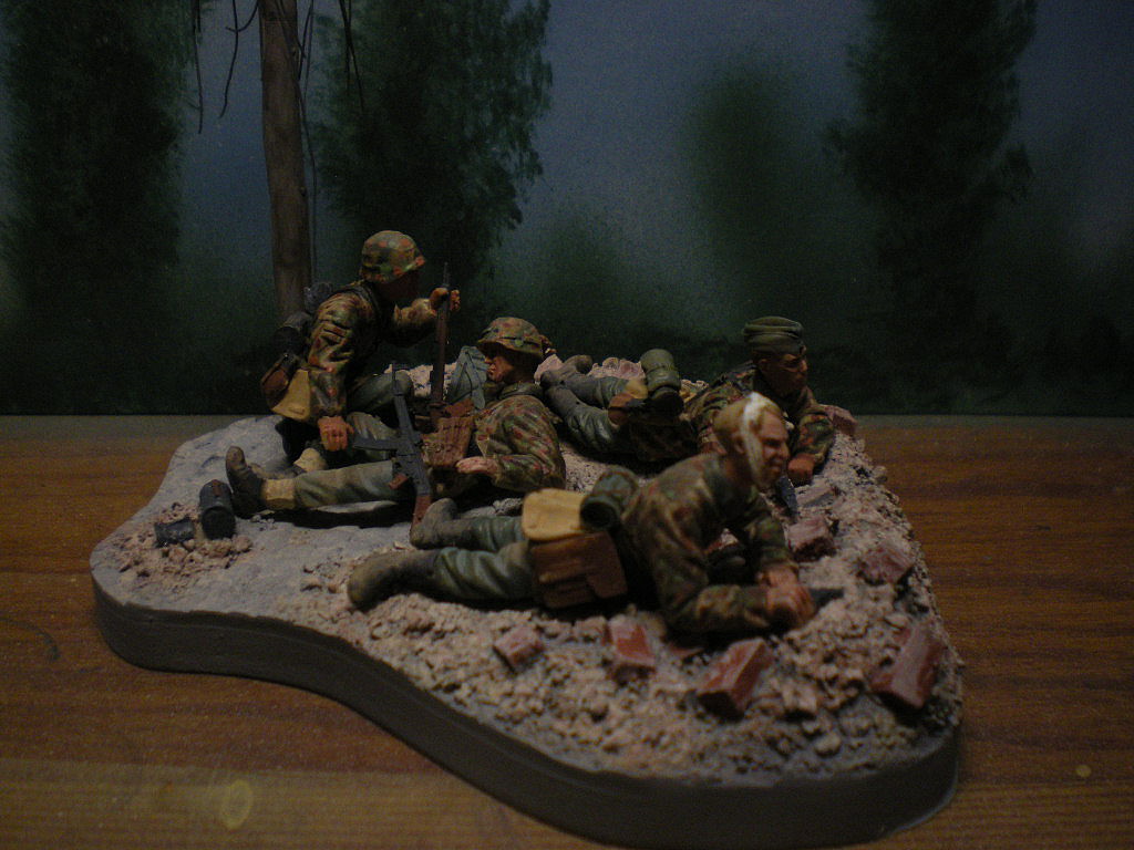 Surrounded Soldiers -- Resin Military Diorama Kit -- 1/35 Scale ...