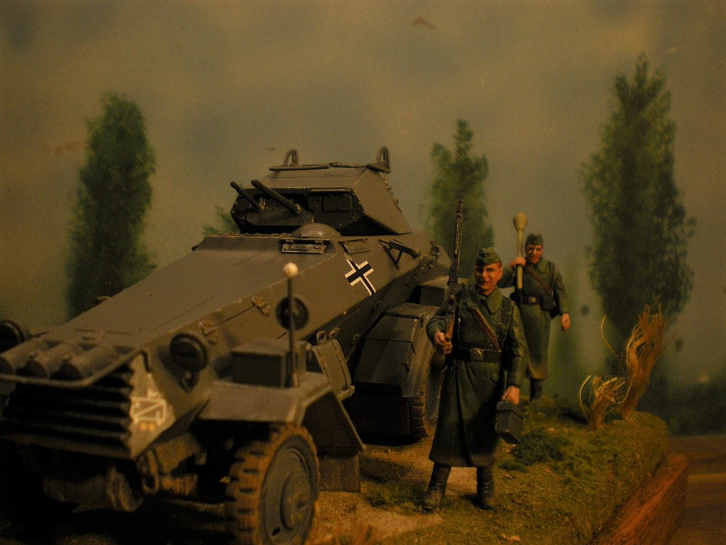 German 6-Wheeled Sd.Kfz.231 -- Plastic Model Military Vehicle Kit -- 1/ ...