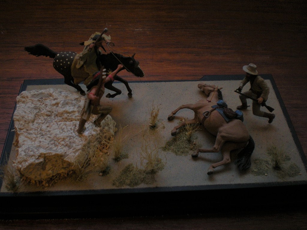 Tomahawk Indian Charge -- Plastic Model Military Figure Kit -- 1/35 ...