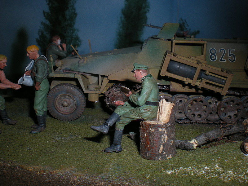 German Soliders at Rest -- Plastic Model Military Figure -- 1/35 Scale ...