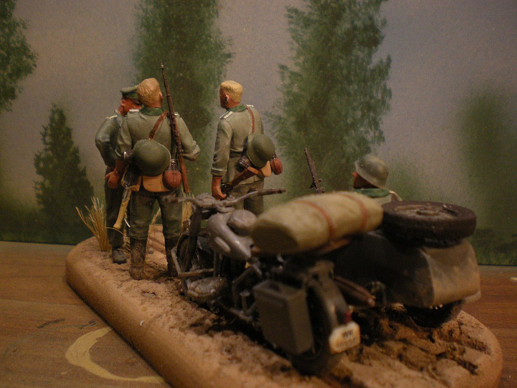 BMW & Sidecar -- Plastic Model Military Vehicle Kit -- 1/35 Scale ...