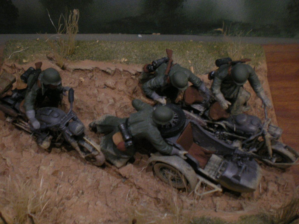 BMW & Sidecar -- Plastic Model Military Vehicle Kit -- 1/35 Scale ...