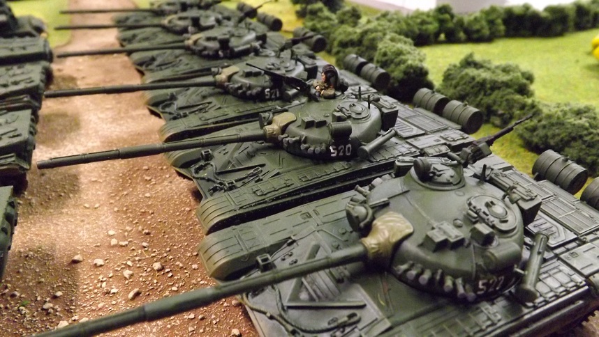 T-72 M1 -- Plastic Model Military Vehicle Kit -- 1/72 Scale -- #03149 ...