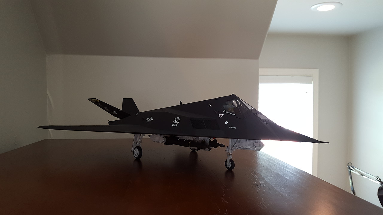F-117A Nighthawk Aircraft -- Plastic Model Airplane Kit -- 1/32 Scale ...