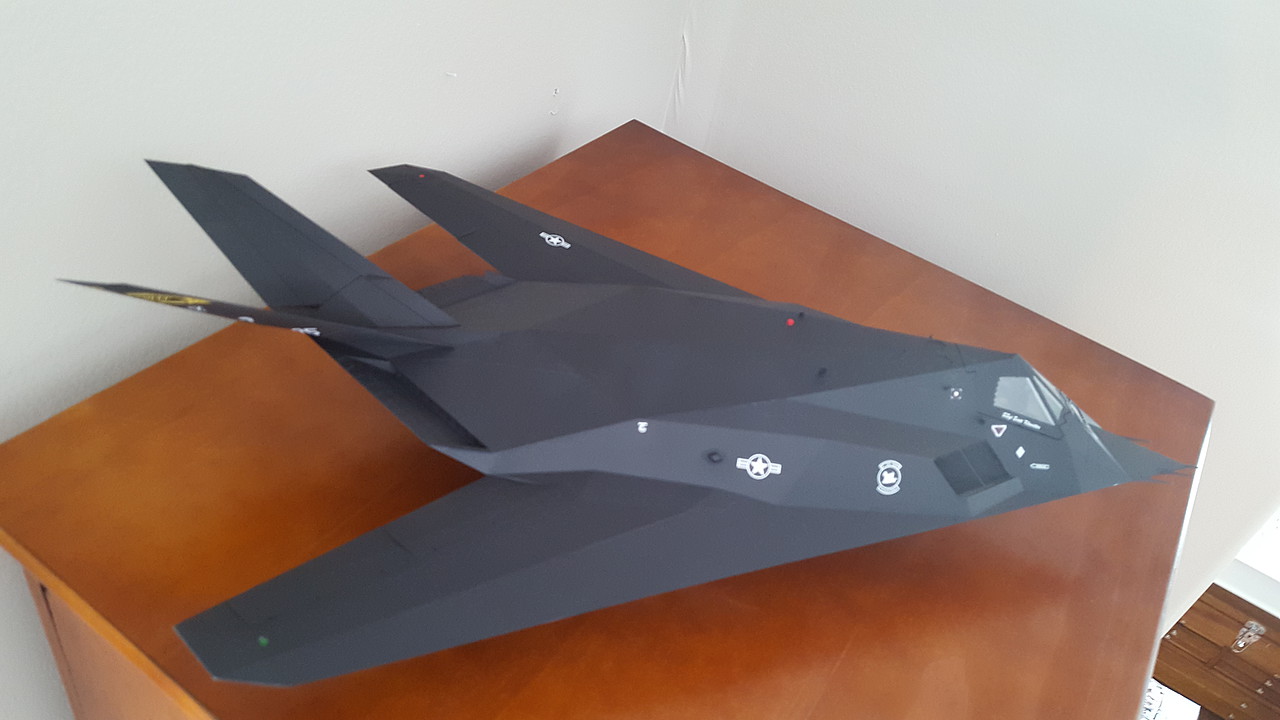 F-117A Nighthawk Aircraft -- Plastic Model Airplane Kit -- 1/32 Scale ...
