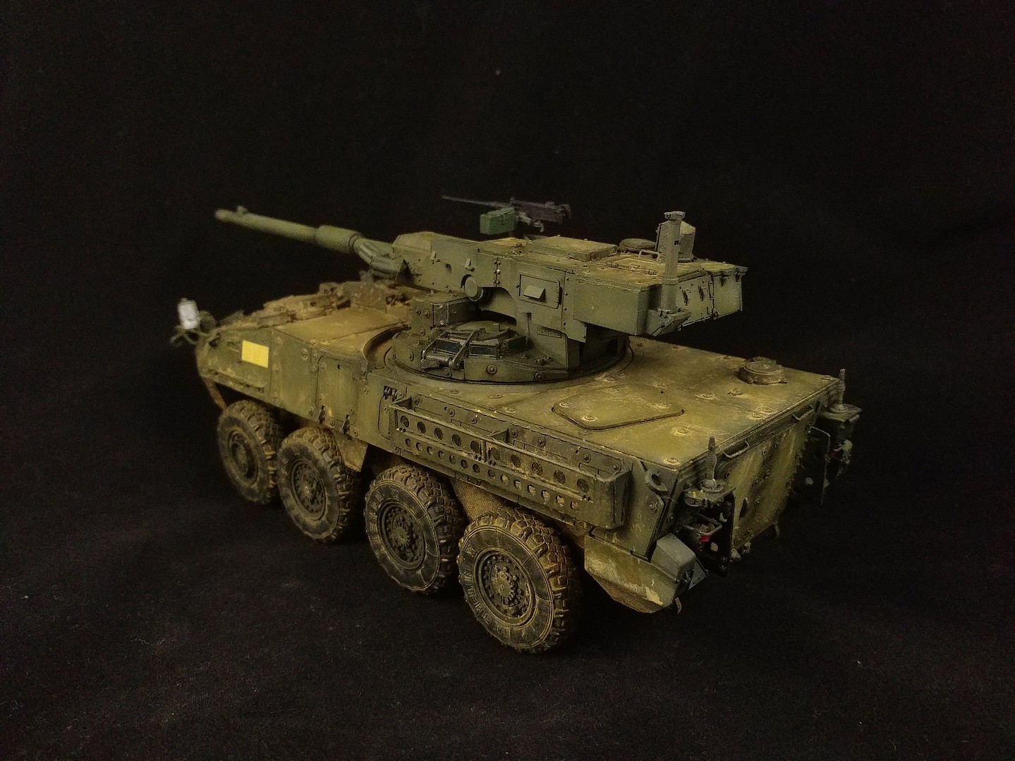 Stryker M1128 MGS Vehicle -- Plastic Model Armoured Car Kit -- 1/35 ...