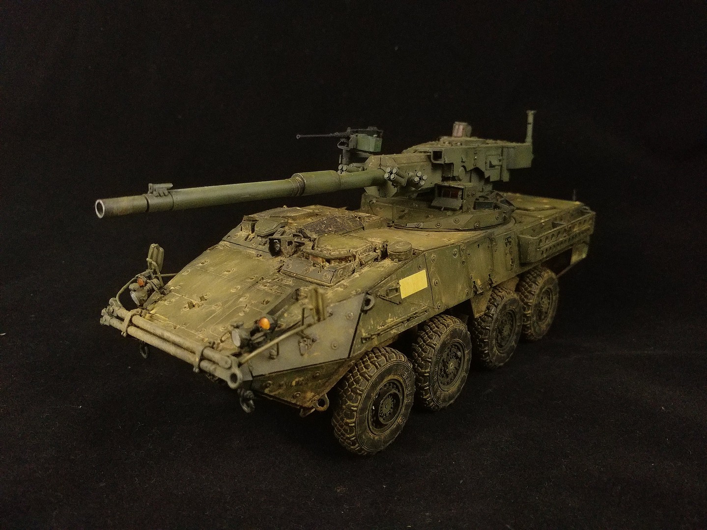 Stryker M1128 MGS Vehicle -- Plastic Model Armoured Car Kit -- 1/35 ...