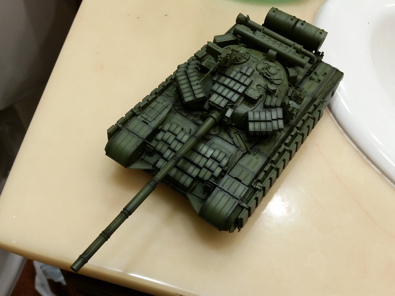 Soviet T-64BV Mod 1985 Main Battle Tank -- Plastic Model Military ...