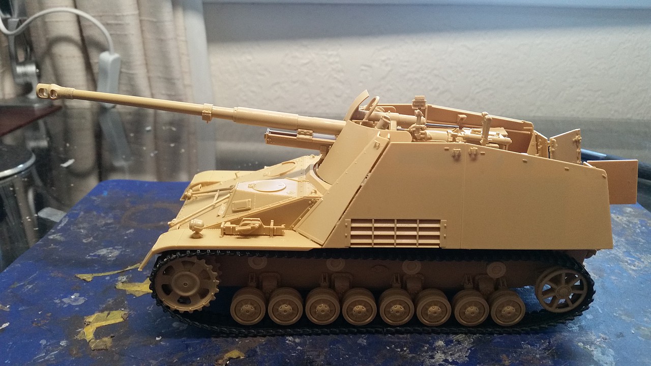 German Nashorn Heavy Tank Destroyer -- Plastic Model Military Vehicle ...