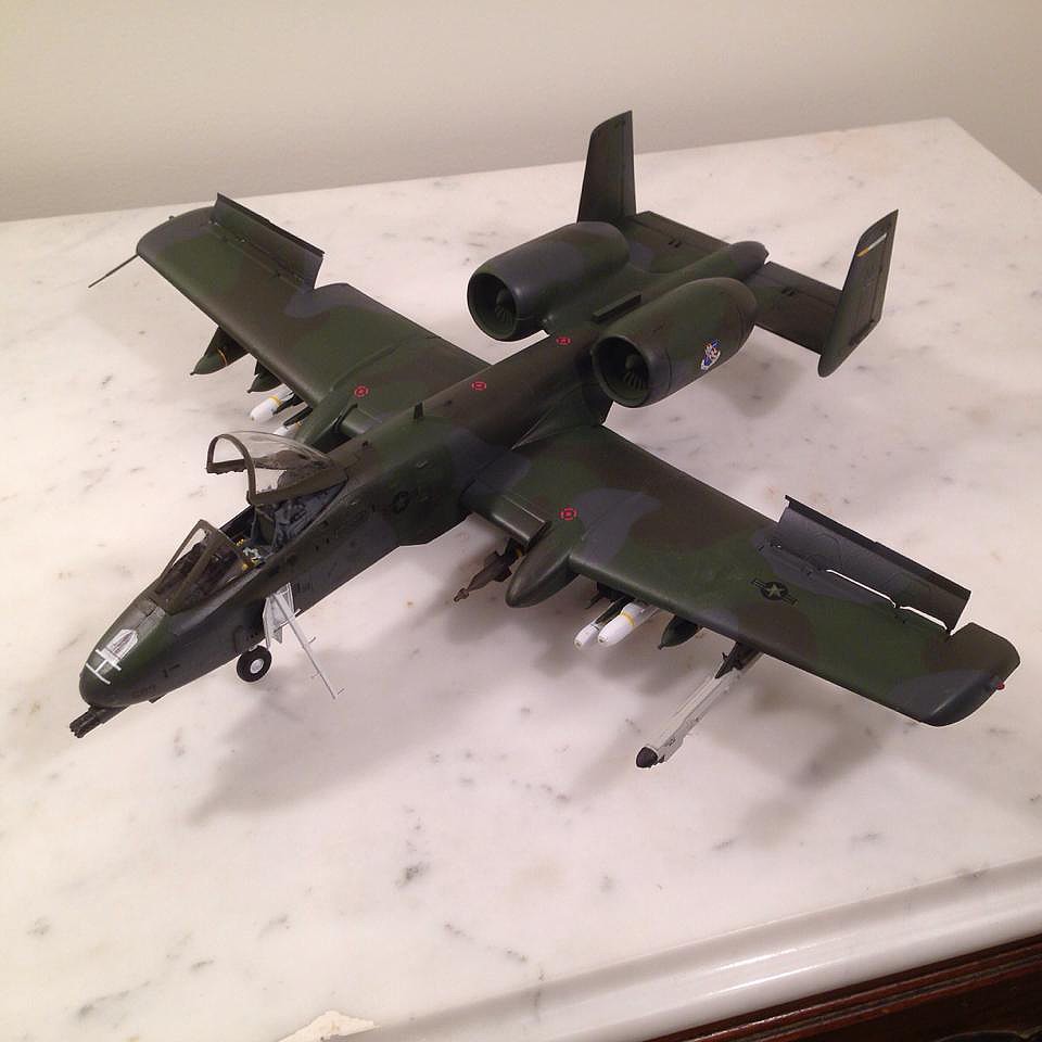 A-10 Warthog -- Plastic Model Airplane Kit -- 1/48 Scale -- #855521 ...
