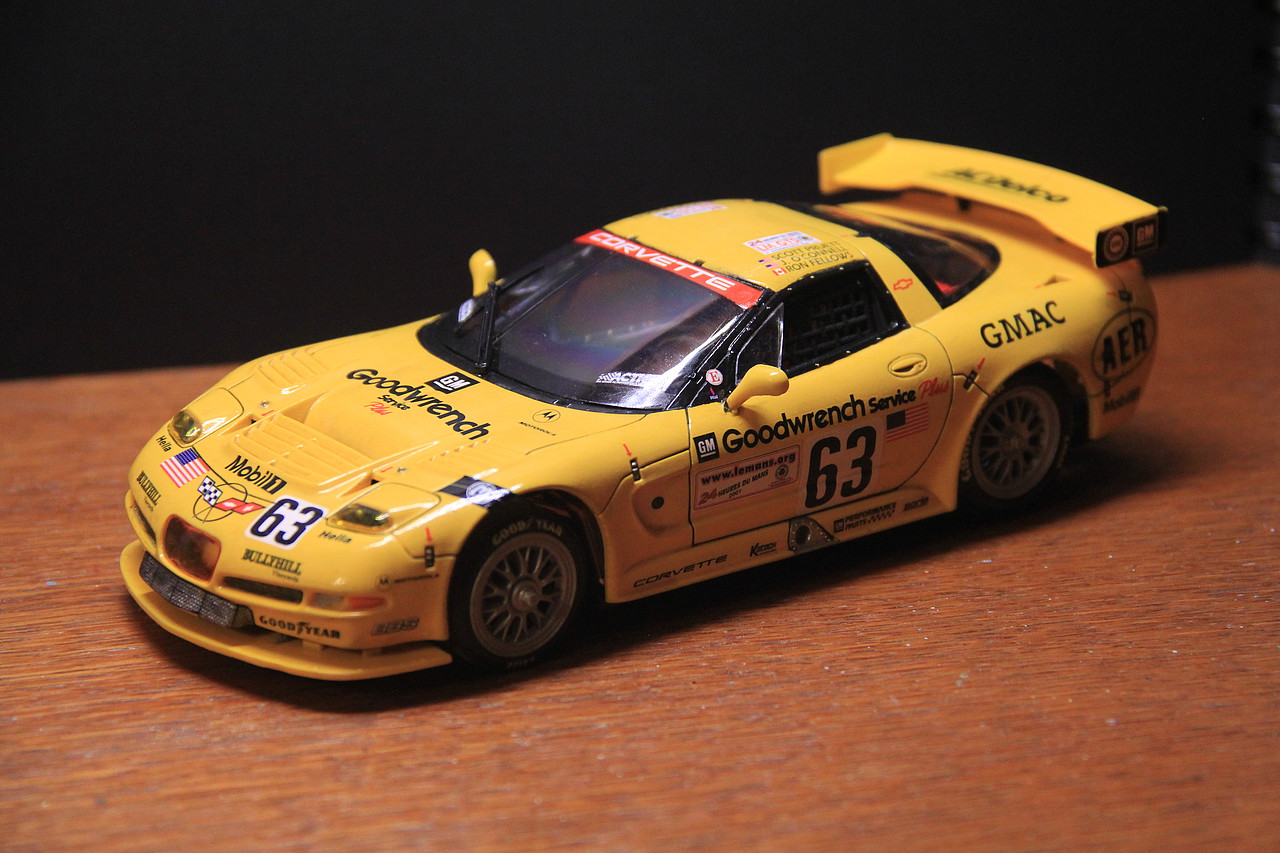 Corvette C5-R Compuware -- Plastic Model Car Kit -- 1/25 Scale ...
