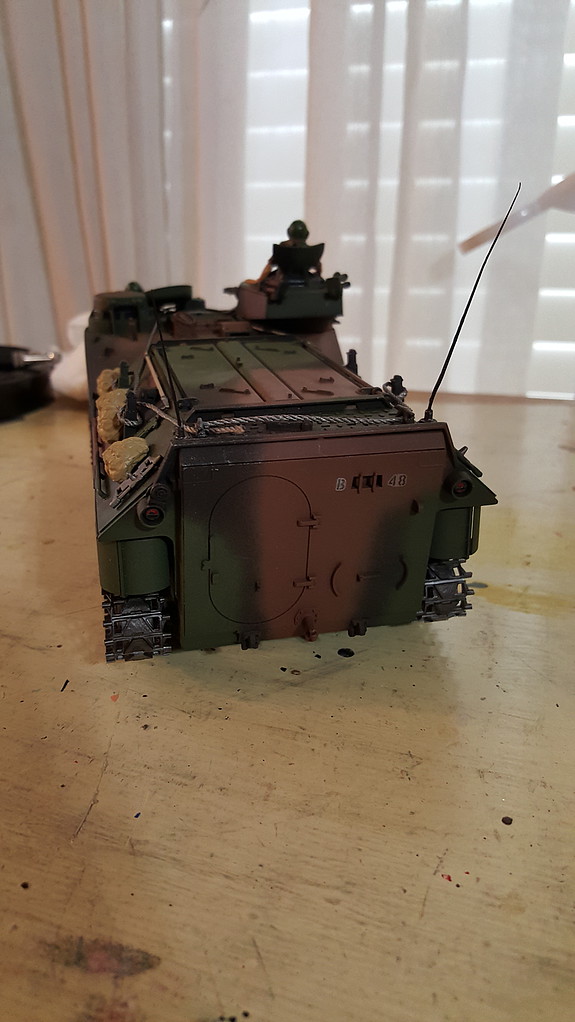 US Marines AAVP7A1 W/UGWS -- Plastic Model Military Vehicle Kit -- 1/35 ...