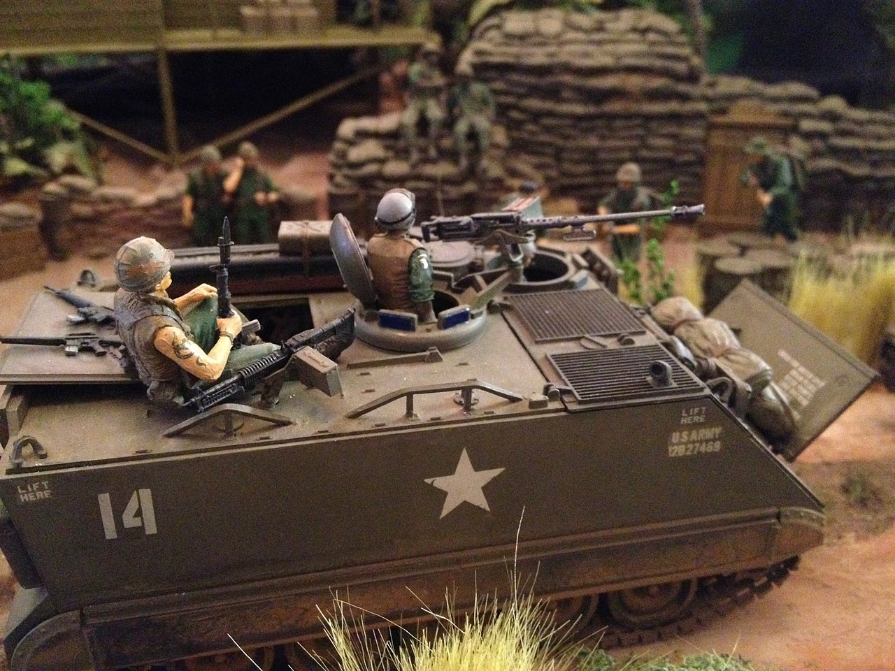 US M113 APC CA140 -- Plastic Model Military Vehicle Kit -- 1/35 Scale ...