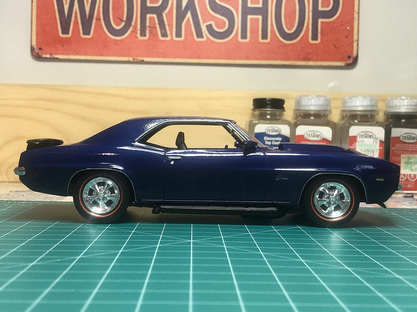 1969 Camaro Z28 RS -- Plastic Model Car Kit -- 1/25 Scale -- #857457 ...