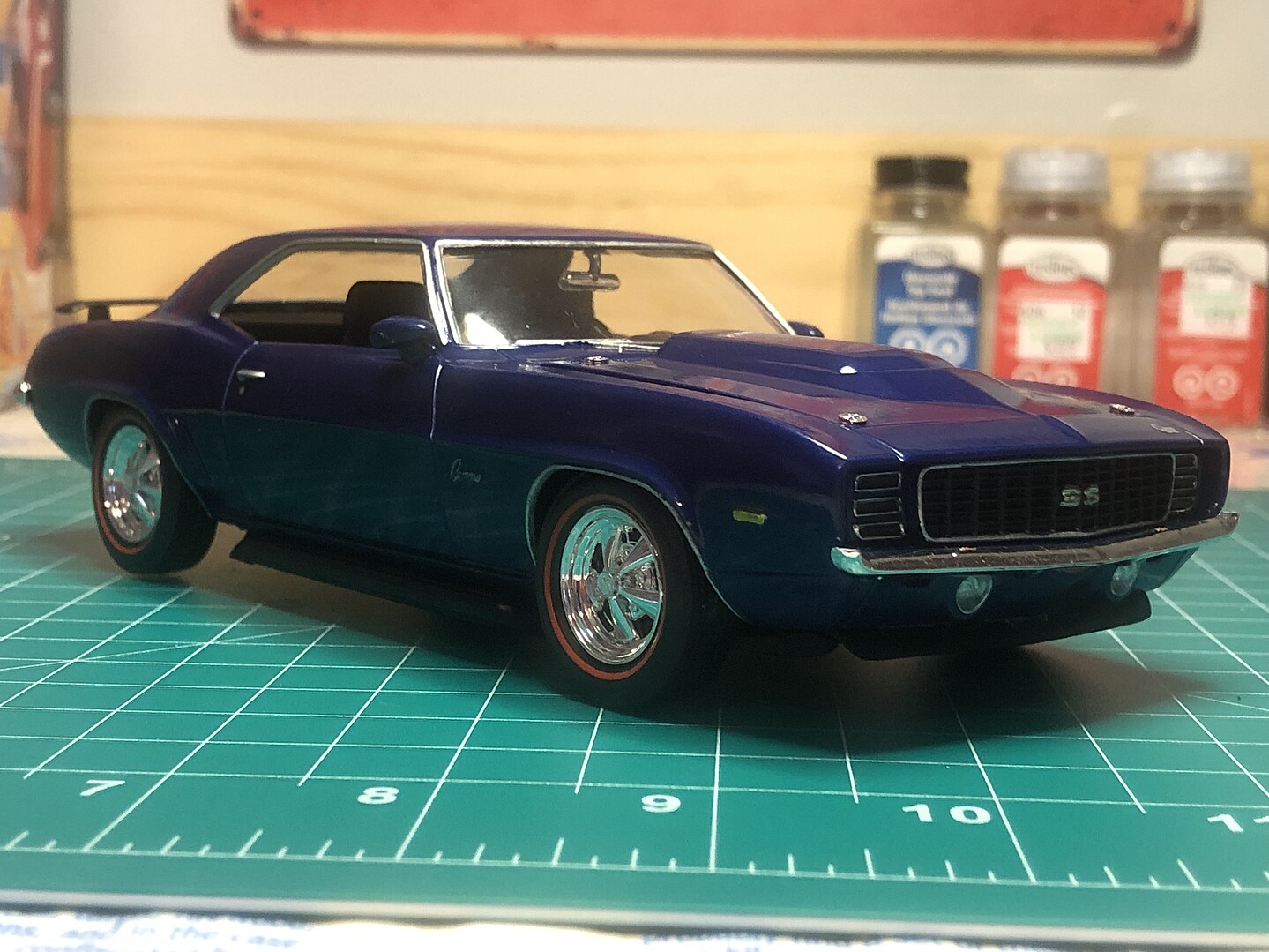 1969 Camaro Z28 RS -- Plastic Model Car Kit -- 1/25 Scale -- #857457 ...