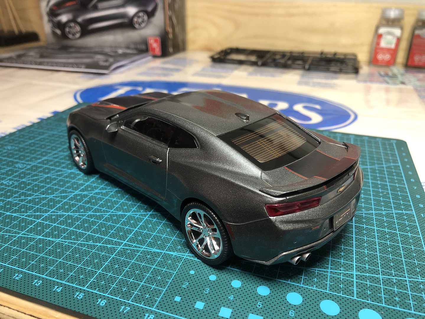 2017 Chevy Camaro 50th Anniversary -- Plastic Model Car Kit -- 1/25 ...