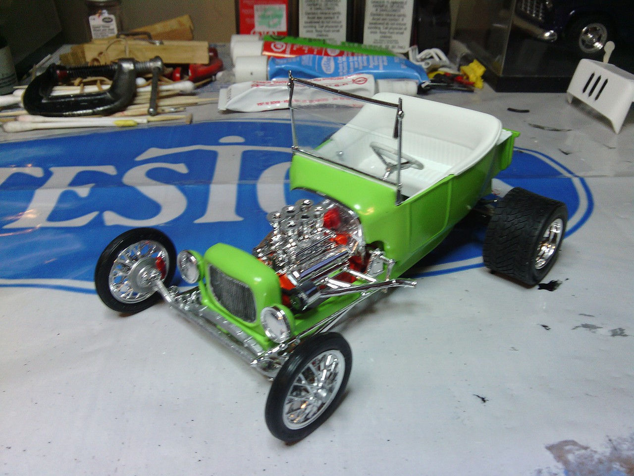 Ed Roth Tweety Pie -- Plastic Model Car Kit -- 1/25 Scale -- #854922 ...