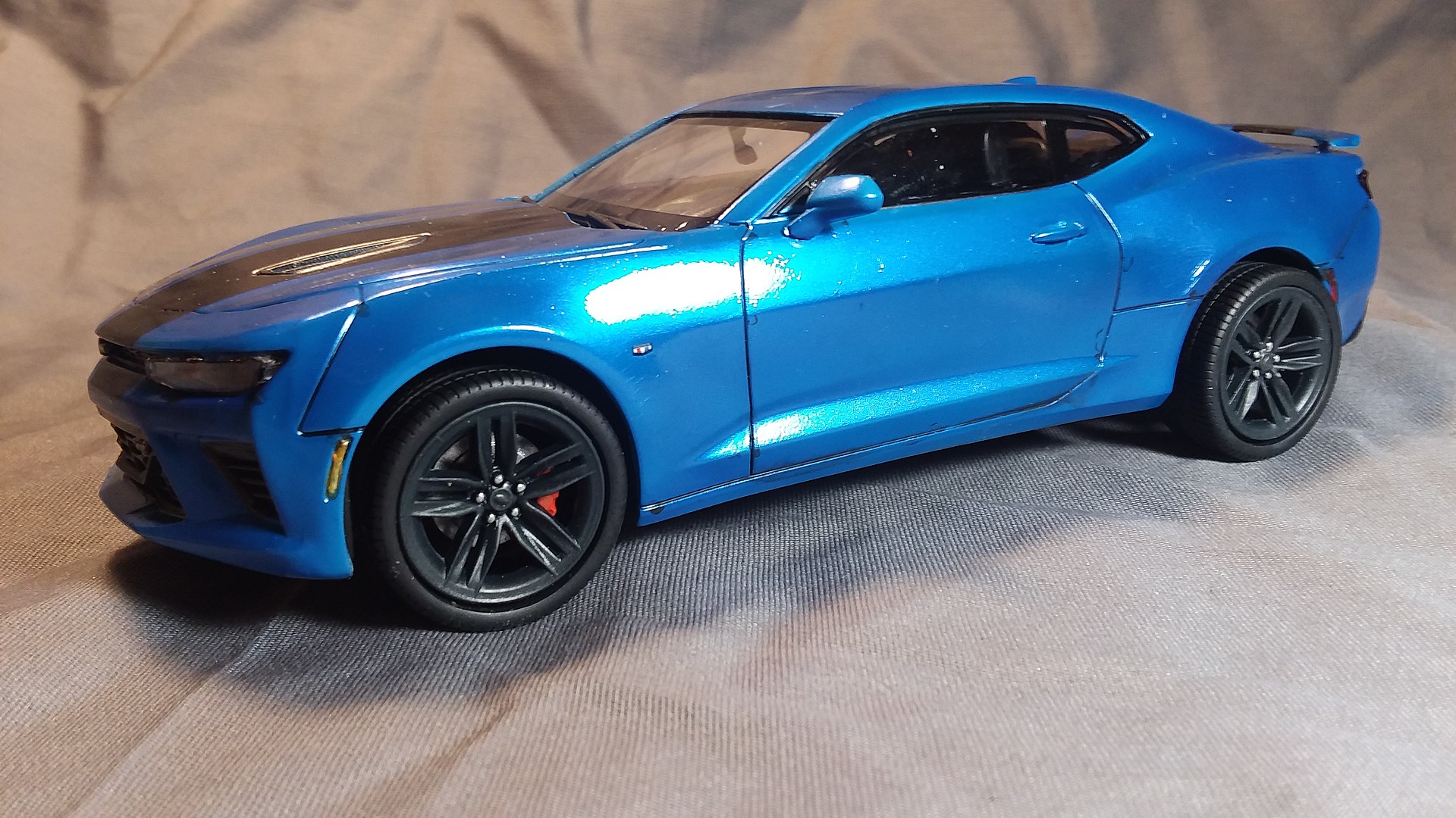 2016 Chevy Camaro SS (Garnet ) -- Snap Tite Plastic Model Car Kit -- 1/ ...