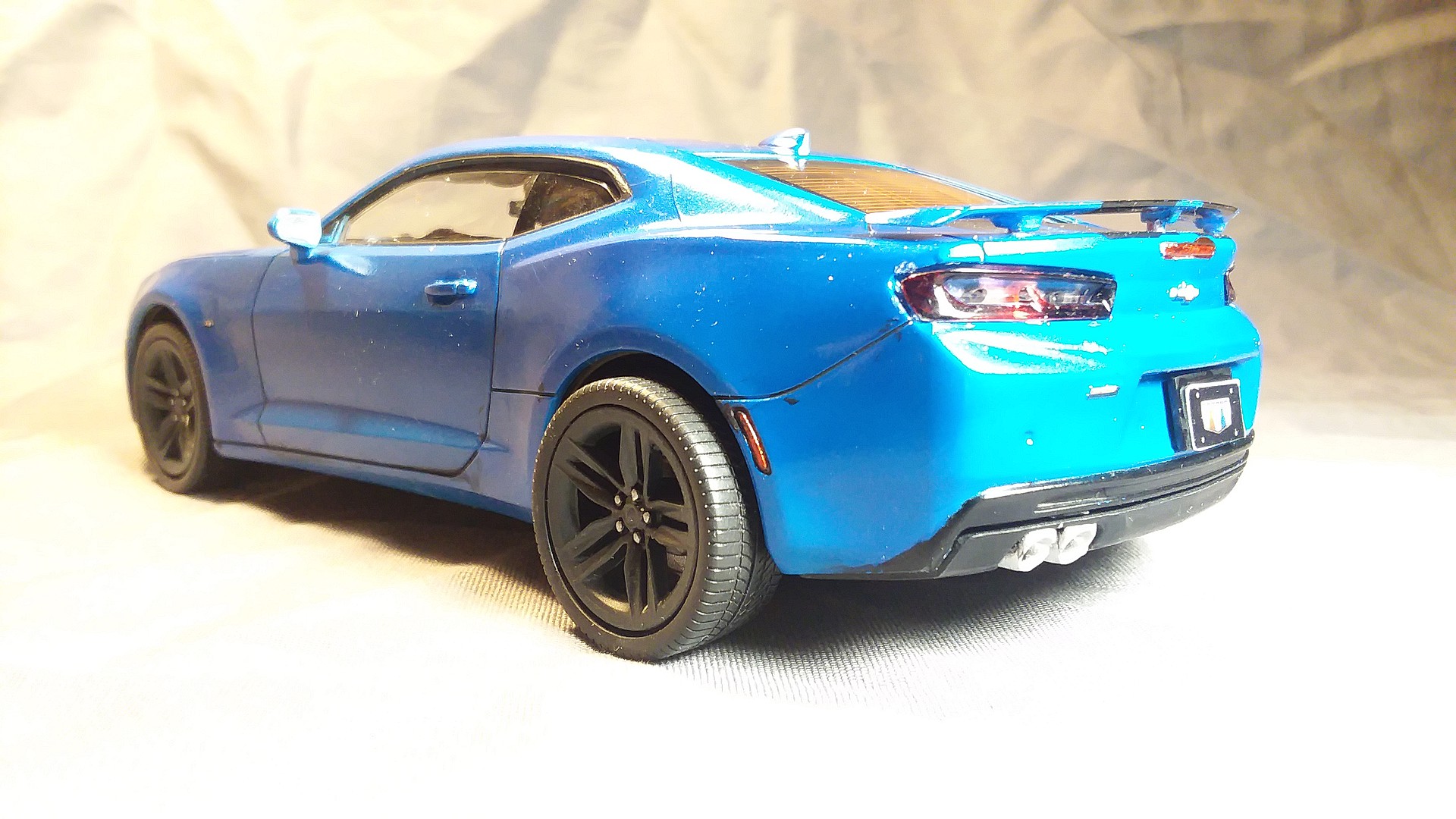 2016 Chevy Camaro SS (Garnet ) -- Snap Tite Plastic Model Car Kit -- 1/ ...