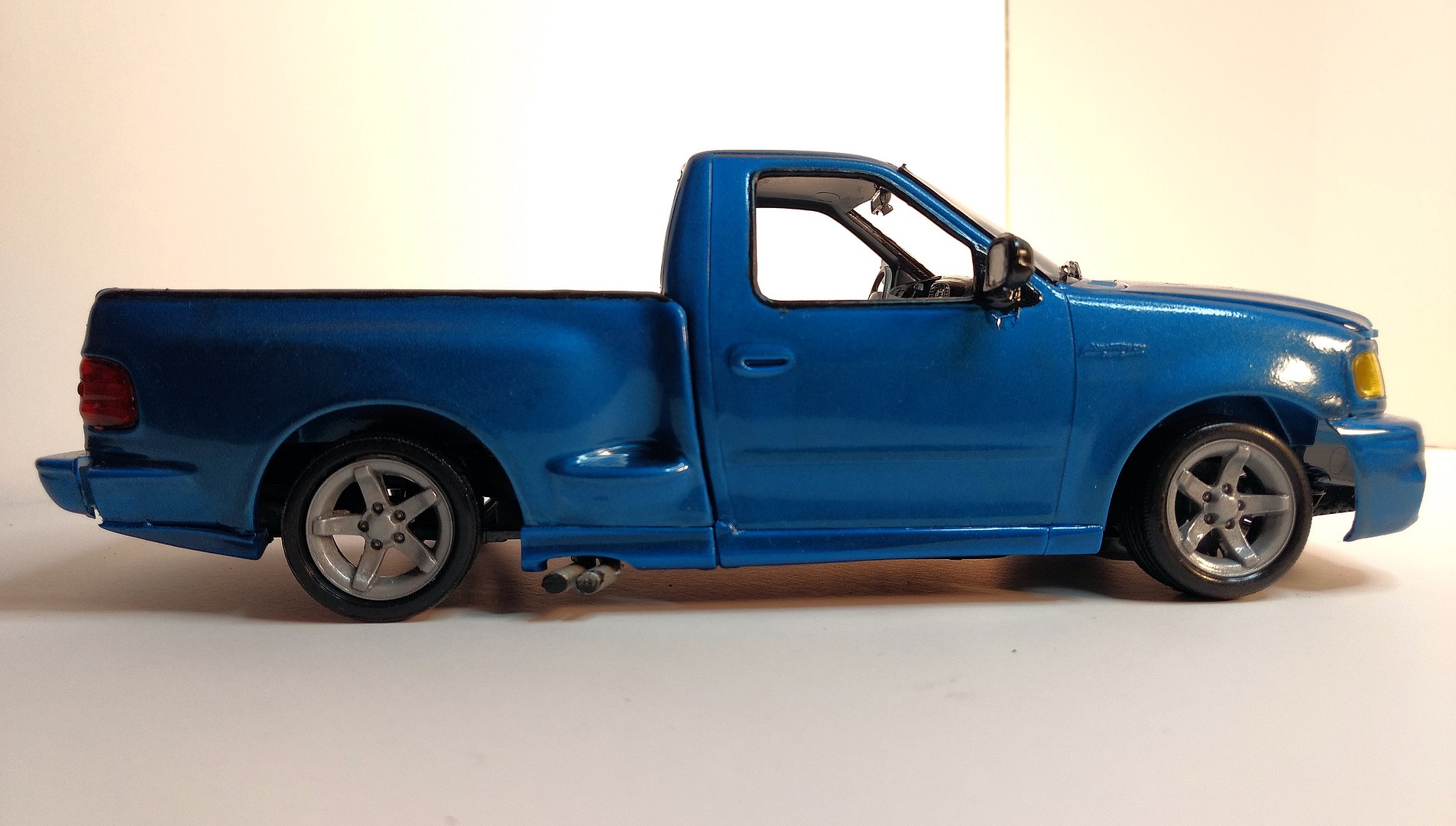 1999 Ford SVT F-150 150 Lightning -- Plastic Model Truck Kit -- 1/25 ...