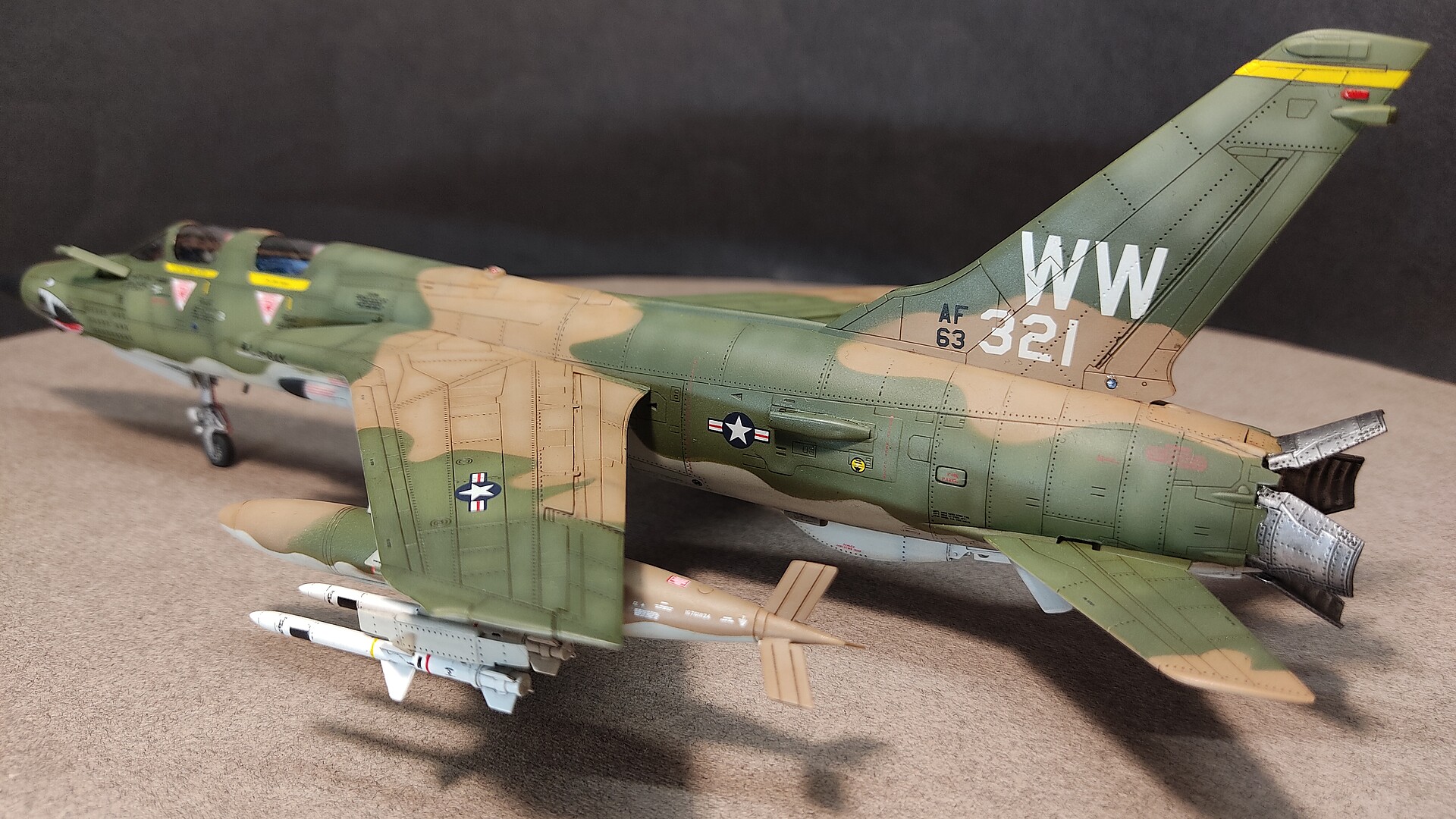 F105G Thunderchief Aircraft -- Plastic Model Airplane -- 1/72 Scale ...