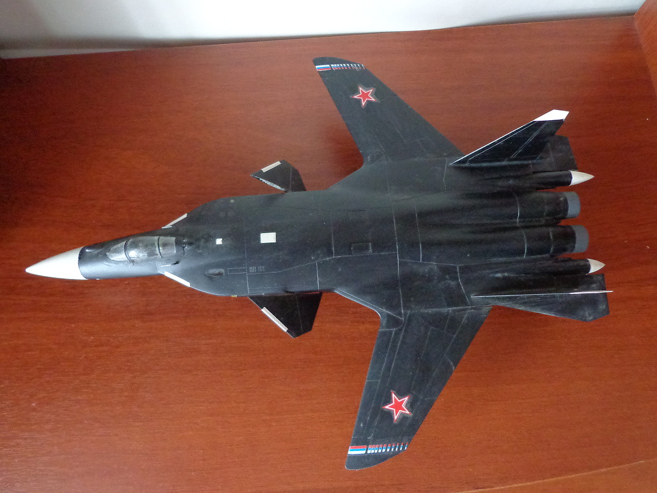 Sukhoi Su47 Berkut Fighter -- Plastic Model Airplane Kit -- 1/72 Scale ...