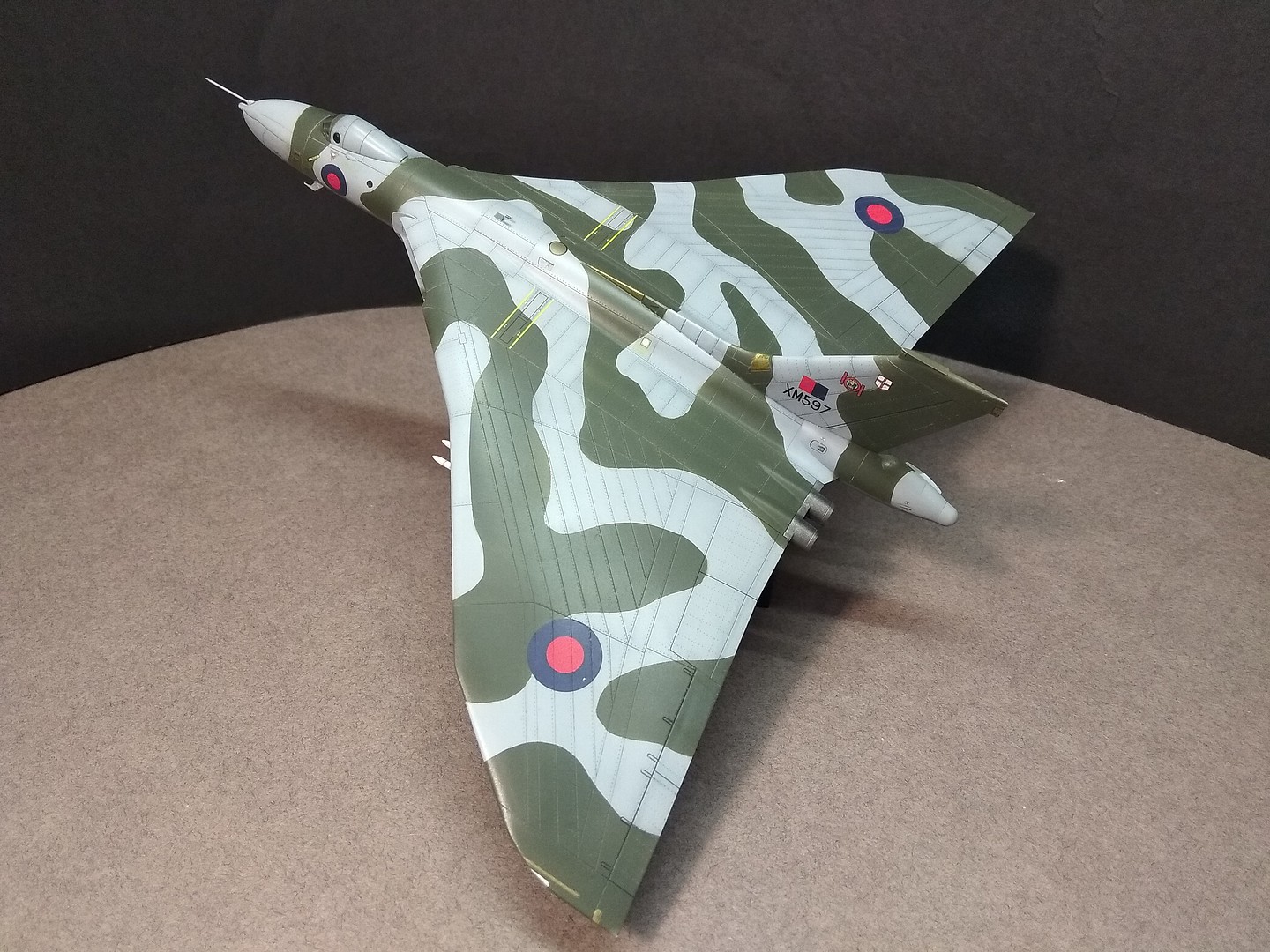 Avro Vulcan B2 Jet-Pwd Bomber -- Falklands War -- Plastic Model Kit ...