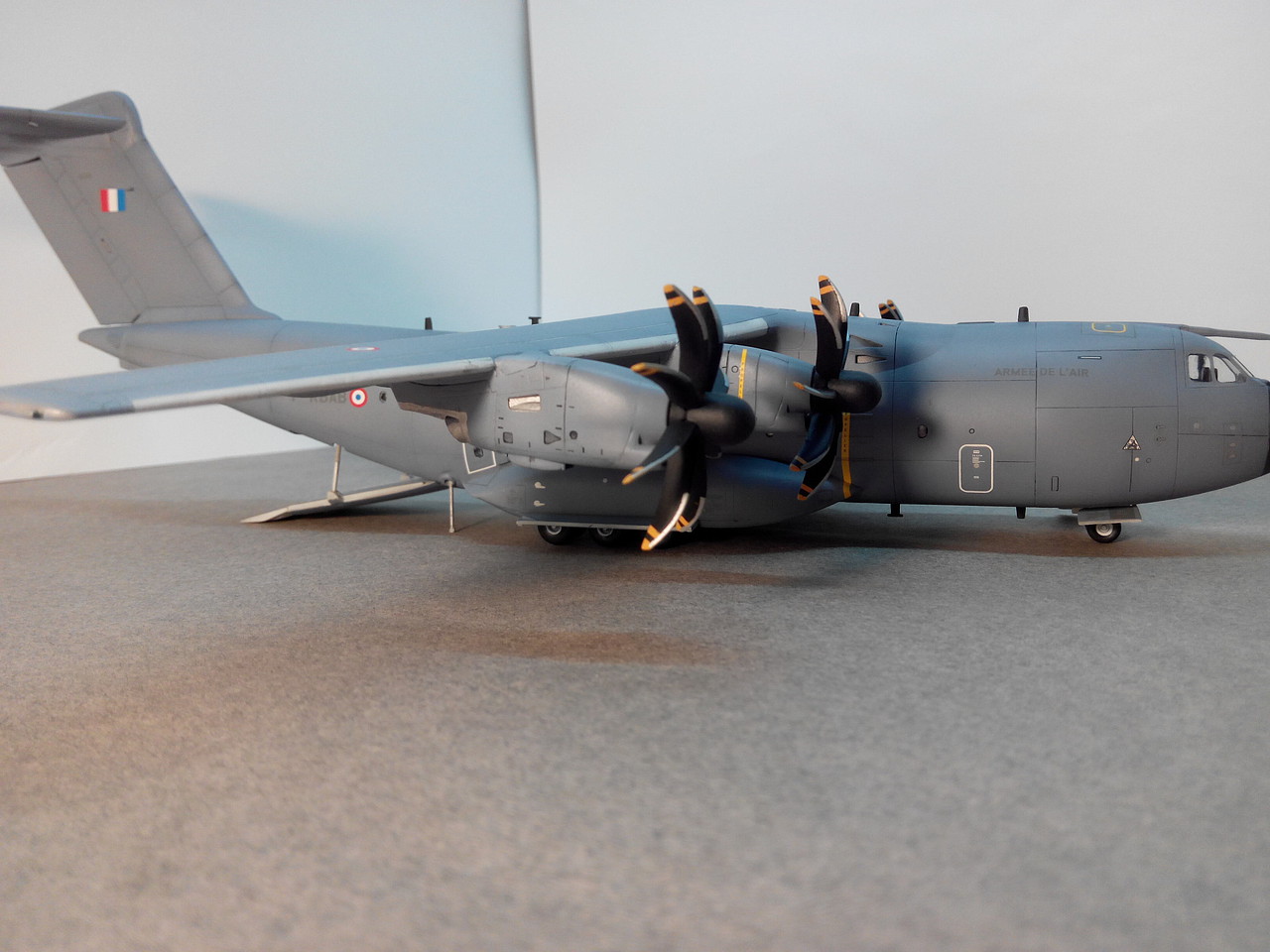 Airbus A400 M Atlas -- Plastic Model Airplane Kit -- 1/144 Scale ...