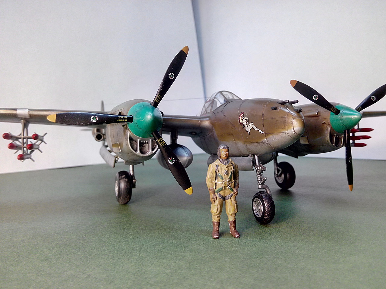 P-38L-5-LO Lightning -- Plastic Model Airplane Kit -- 1/48 Scale ...