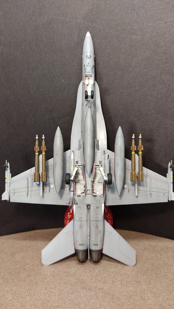 USMC F/A 18A+ VMFA-232 Red Devils -- Plastic Model Airplane Kit -- 1/72 ...