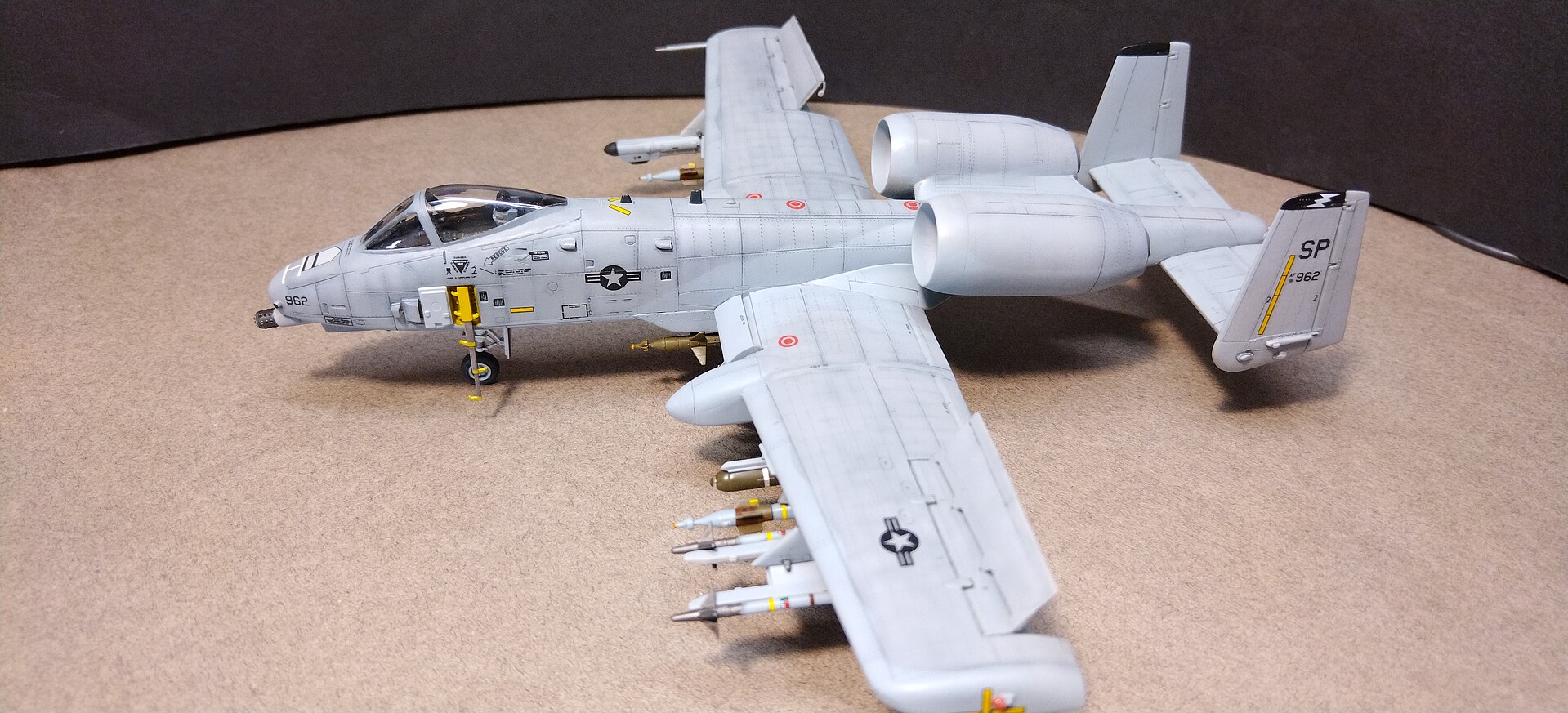 A-10 Thunderbolt II ''Gulf War'' -- Plastic Model Airplane Kit -- 1/72 ...