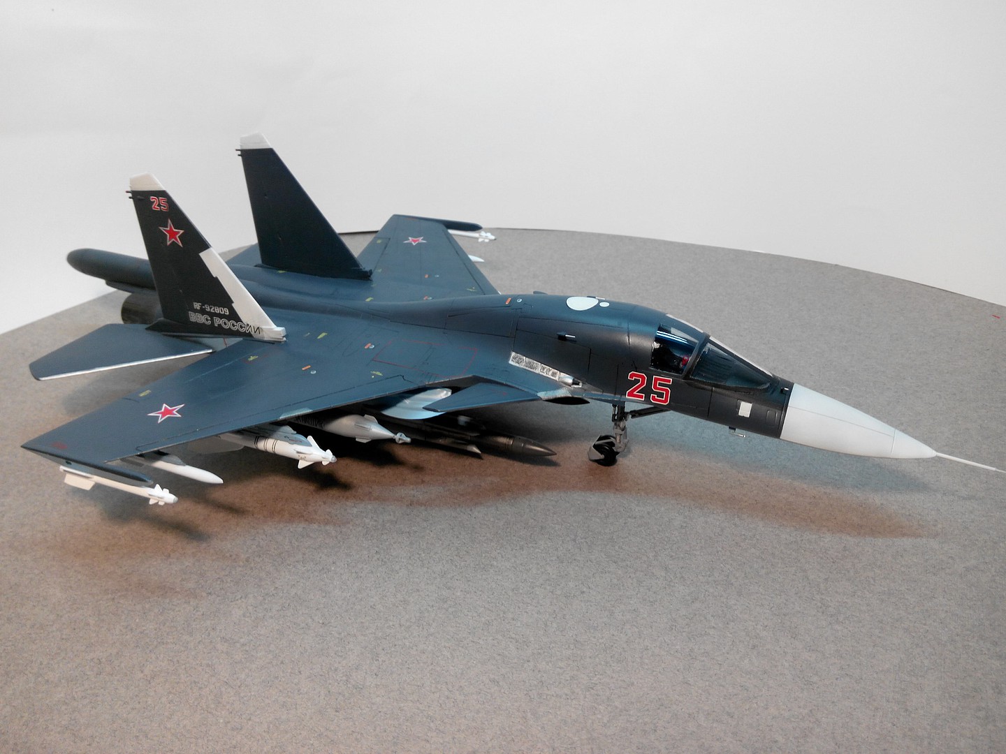 Sukhoi SU-34/32 Fullback -- Plastic Model Airplane Kit -- 1/72 Scale ...
