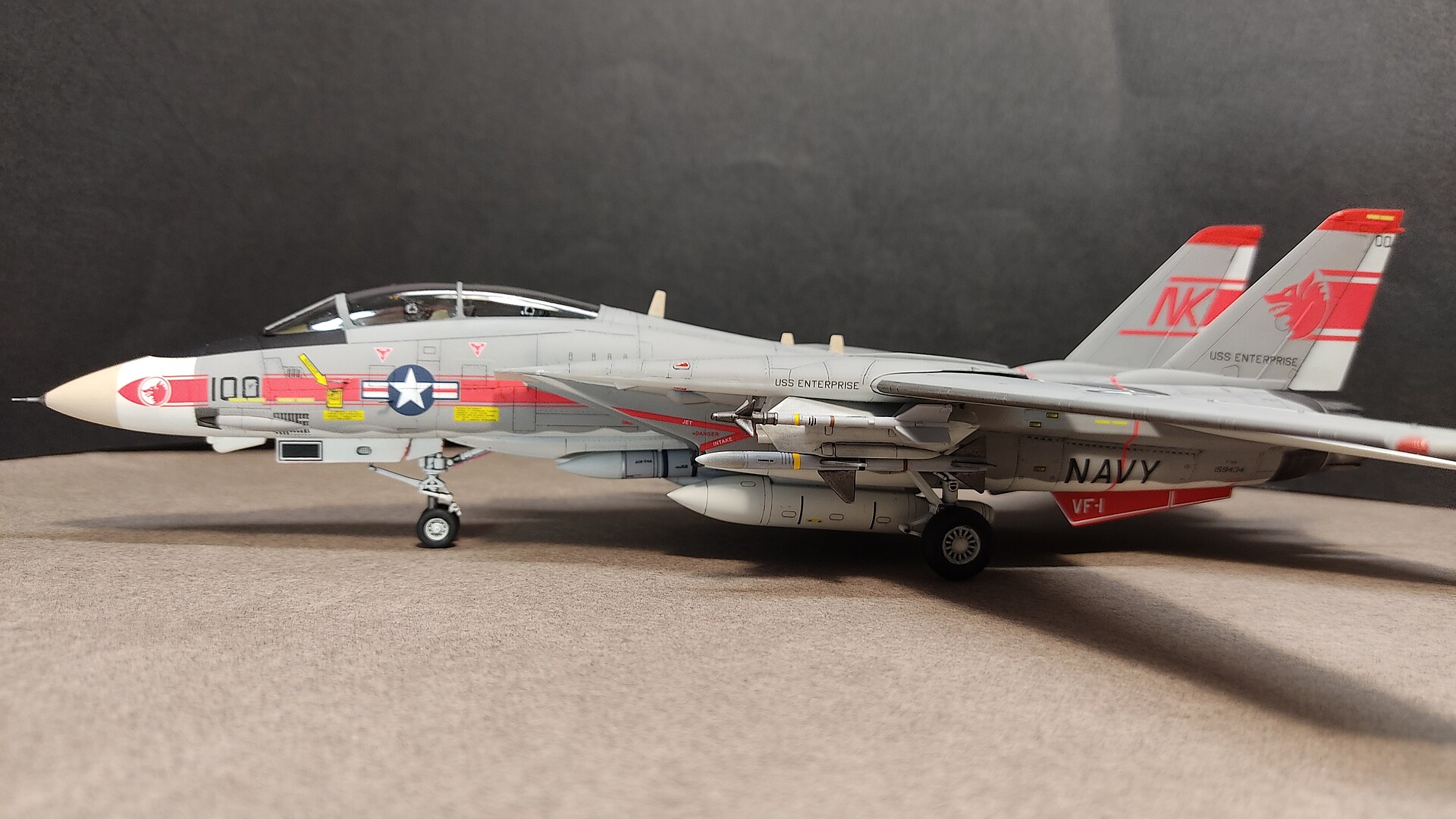 F-14A Tomcat -- Plastic Model Airplane Kit -- 1/72 Scale -- #80279 ...