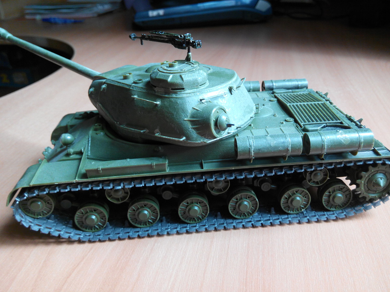 JS2 Soviet Heavy Tank -- Plastic Model Tank Kit -- 1/35 Scale -- #3524 ...