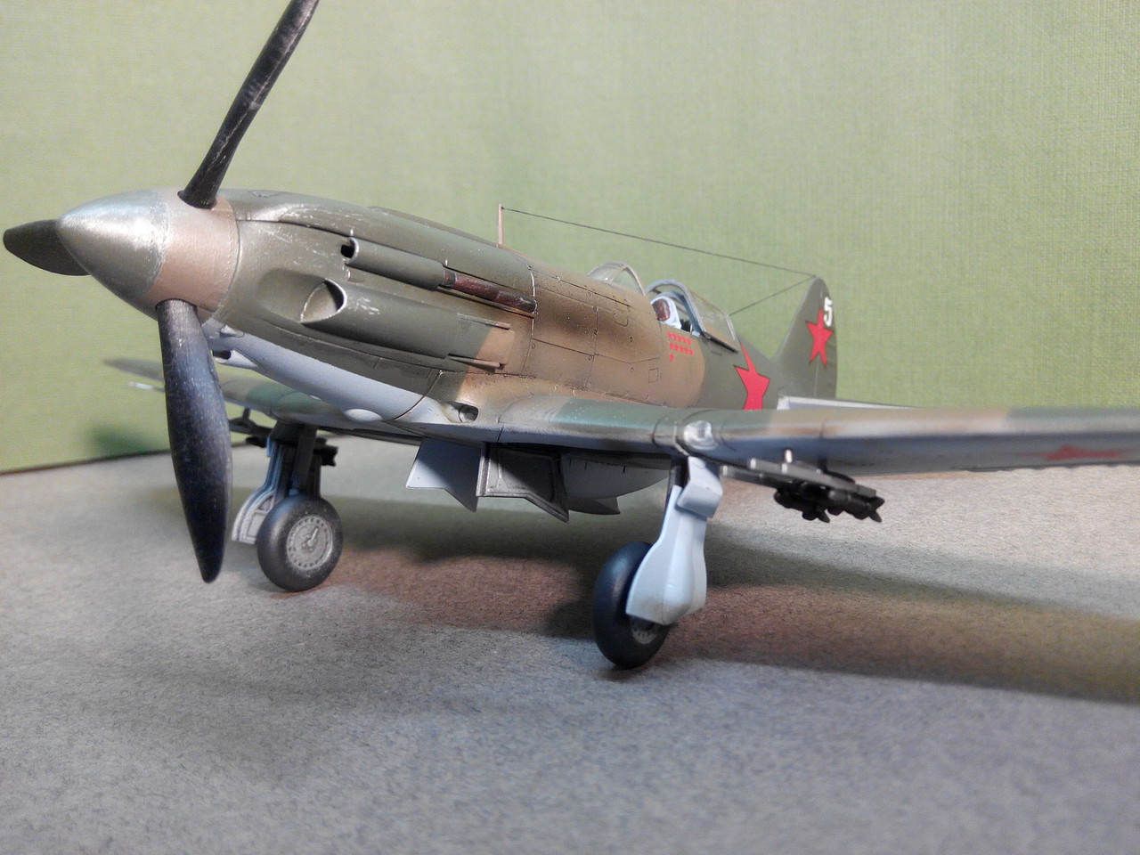 Mig3 Fighter -- Plastic Model Airplane -- 1/32 Scale -- #02230 pictures ...