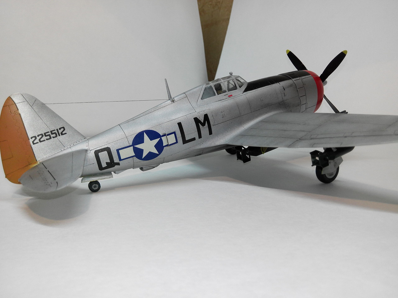 Republic P-47D Thunderbolt Fighter Aircraft -- Plastic Model Airplane ...