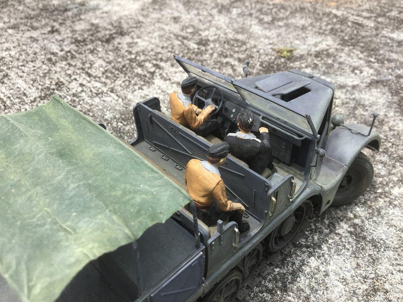 German 18 Ton Half Track Famo -- Plastic Model Military Vehicle Kit ...