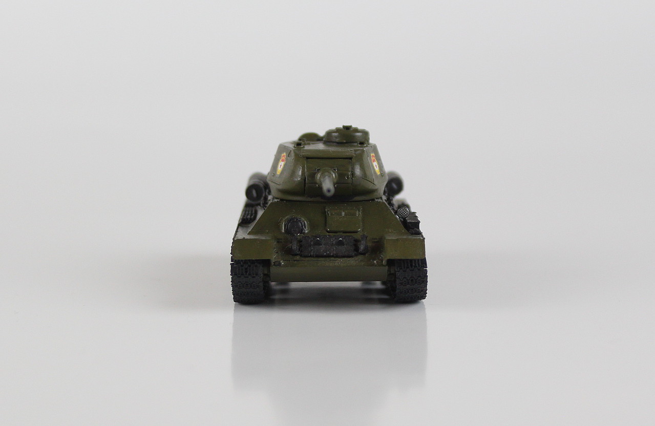 Soviet T34/85 Mod 1944 Army Tank -- Plastic Model Military Vehicle -- 1 ...