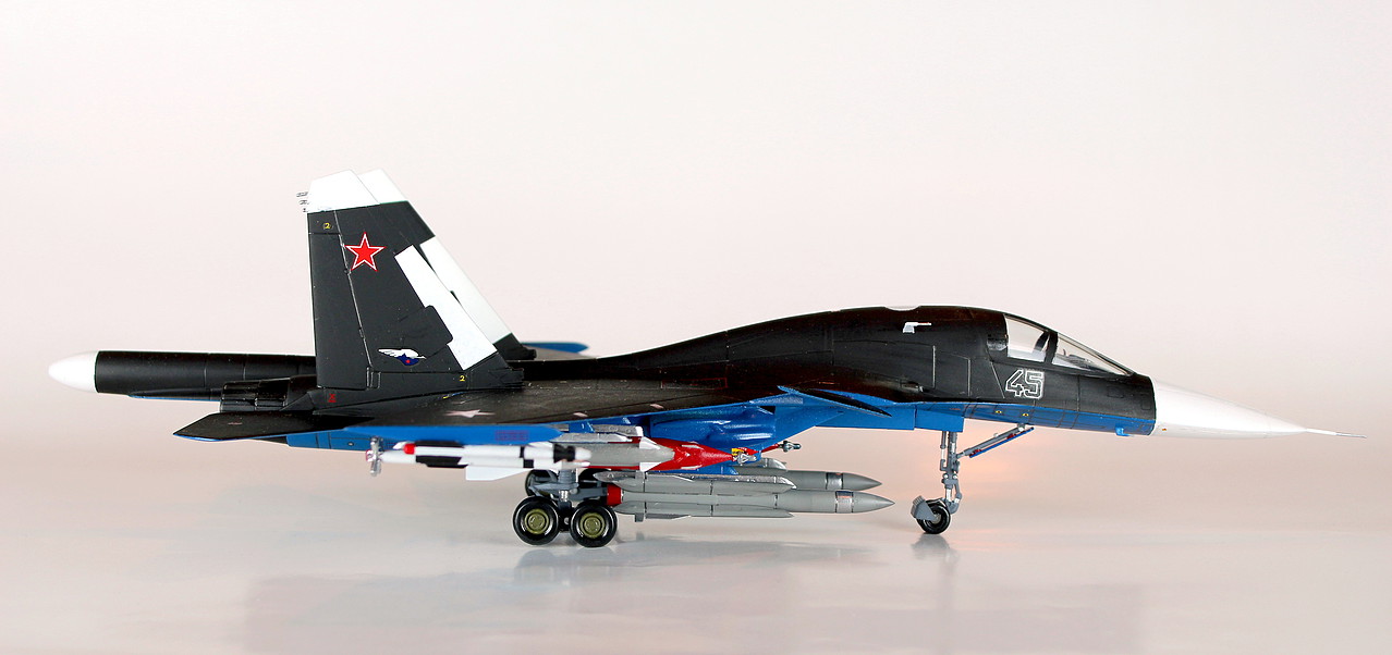 Sukhoi SU-34/32 Fullback -- Plastic Model Airplane Kit -- 1/72 Scale ...