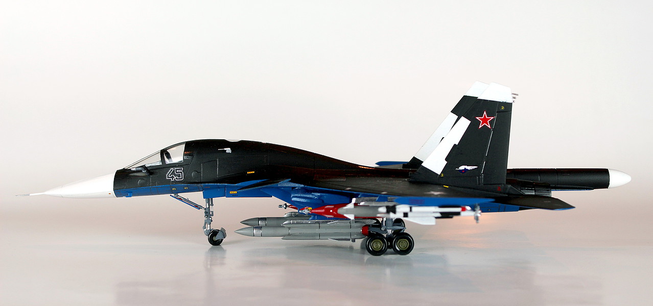 Sukhoi SU-34/32 Fullback -- Plastic Model Airplane Kit -- 1/72 Scale ...