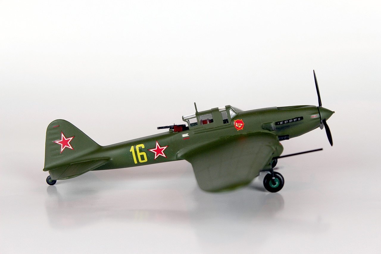 Ilyushin IL-2M Soviet WWII Grount Attk Air -- Plastic Model Airplane ...