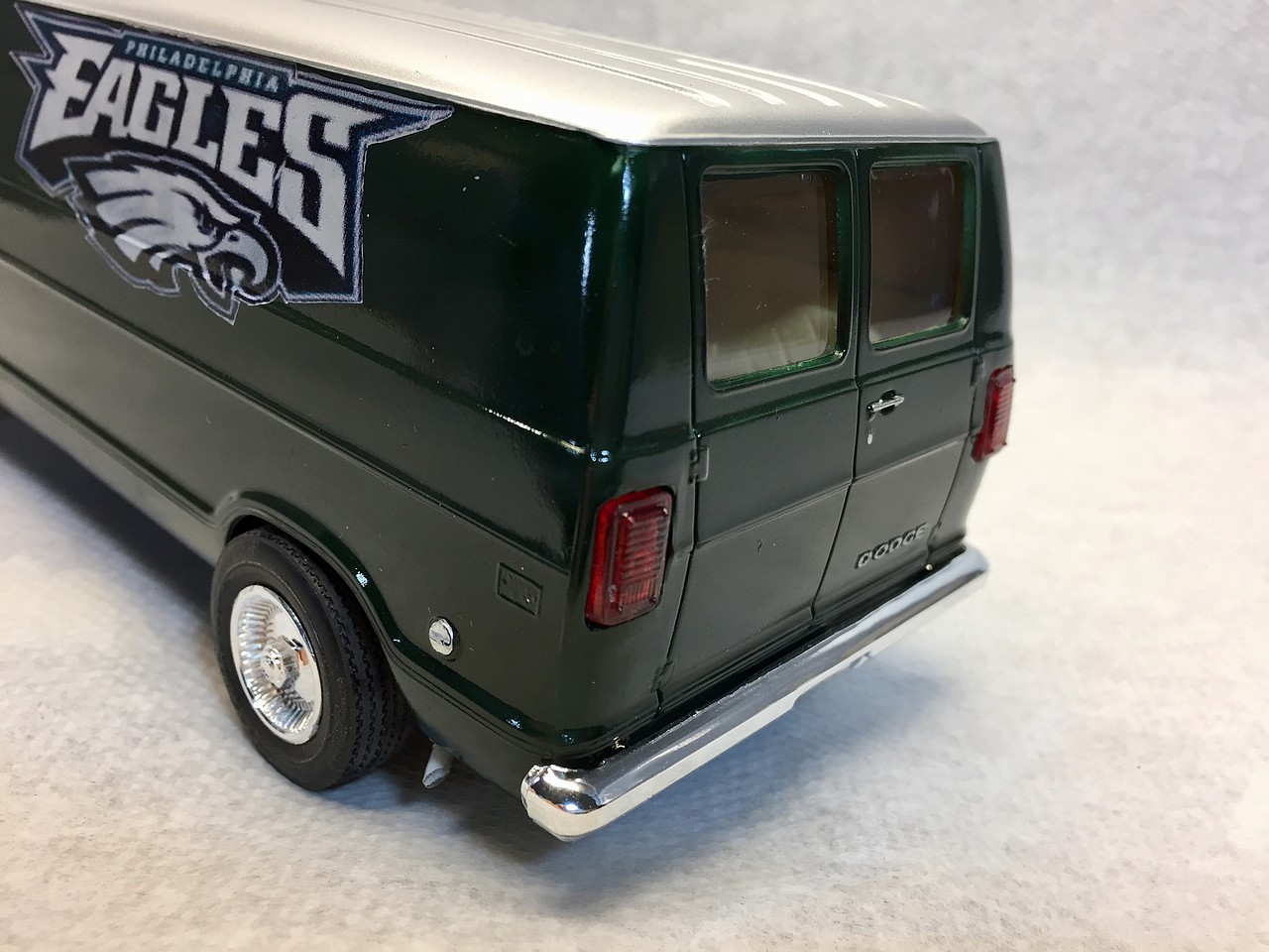 1982 Dodge Van -- Plastic Model Vehicle Kit -- 1/25 Scale -- #824-12 ...