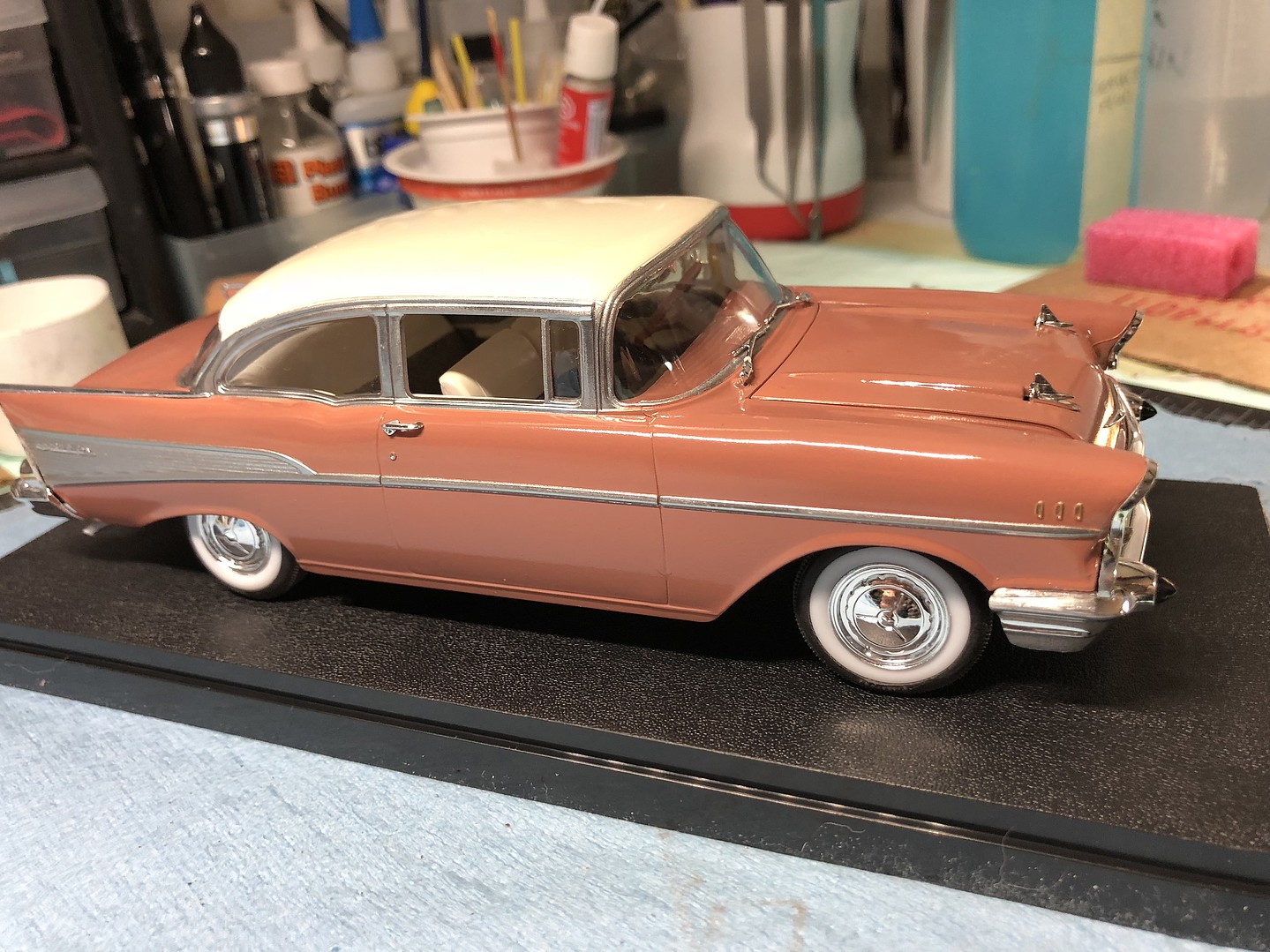 Cindy Lewis 1957 Chevy Bel Air w/Diorama -- Plastic Model Car Kit -- 1/ ...
