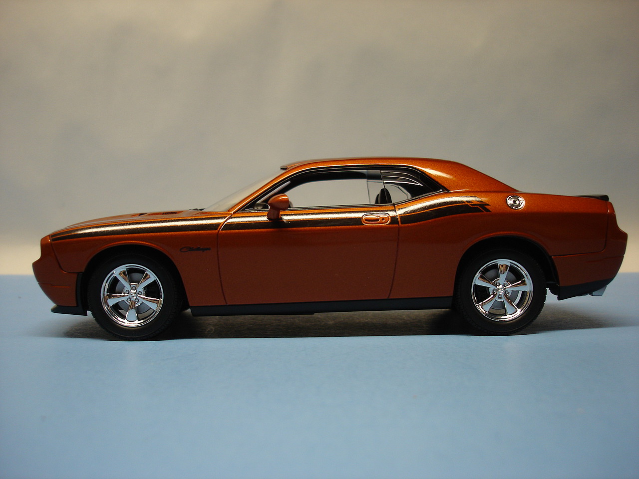 2010 Dodge Challenger R/T Classic -- Plastic Model Car Kit -- 1/25 ...