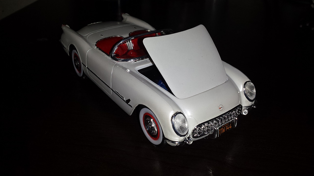 1953 Corvette Roadster -- Plastic Model Car Kit -- 1/24 Scale ...