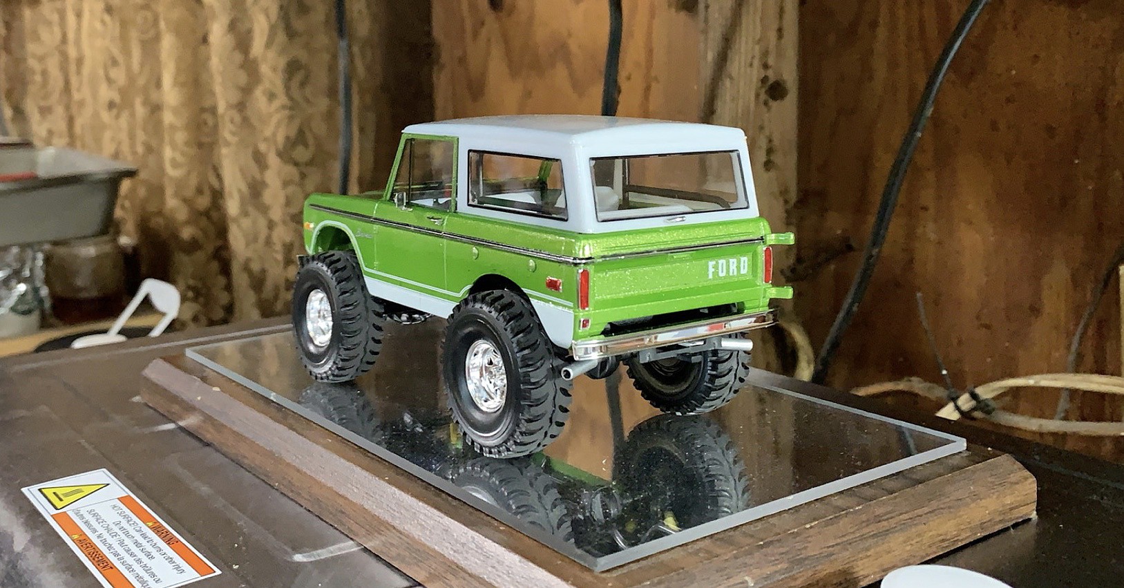 Ford Bronco -- Plastic Model Truck Kit -- 1/25 Scale -- #85-4320 ...