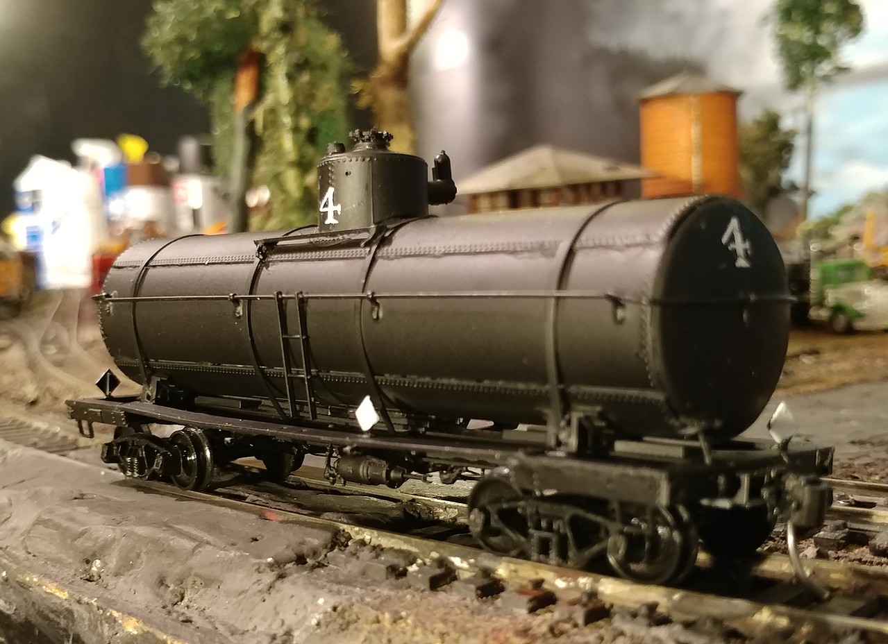 36' 10,000 Gallon USRA Tank Car Undecorated Kits -- HO Scale Model ...