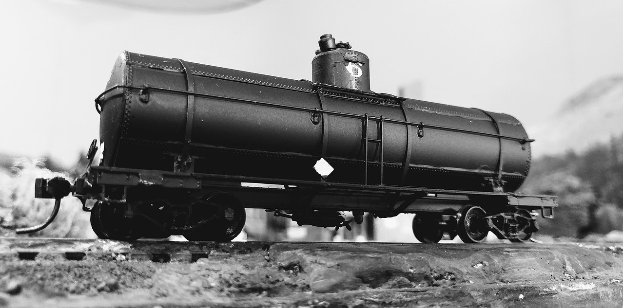 36' 10,000 Gallon USRA Tank Car Undecorated Kits -- HO Scale Model ...